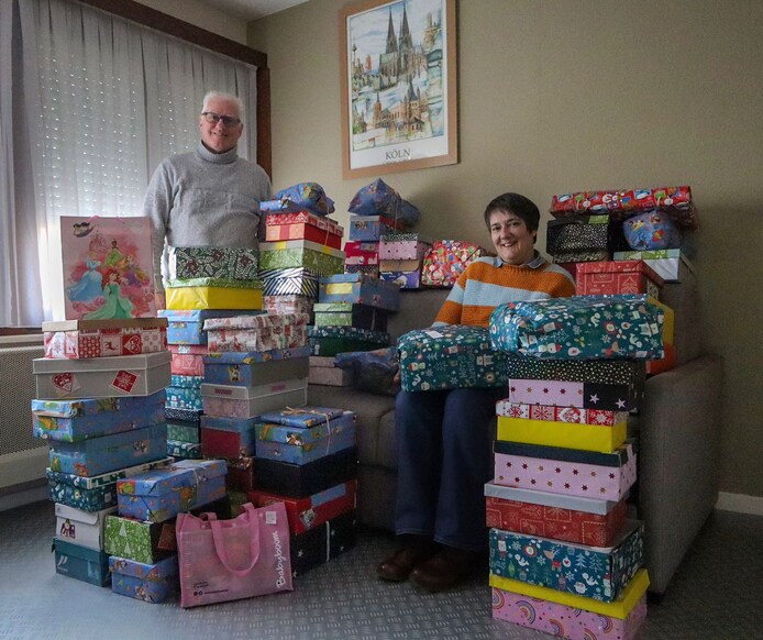 Benedicte vulde liefst 65 schoendozen vol cadeautjes voor de kinderen ...