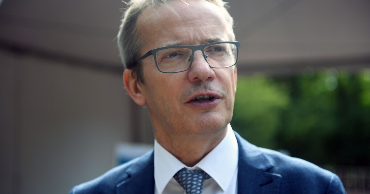 KU Leuven-rector Luc Sels loopt nierscheur op tijdens bezoek aan ...