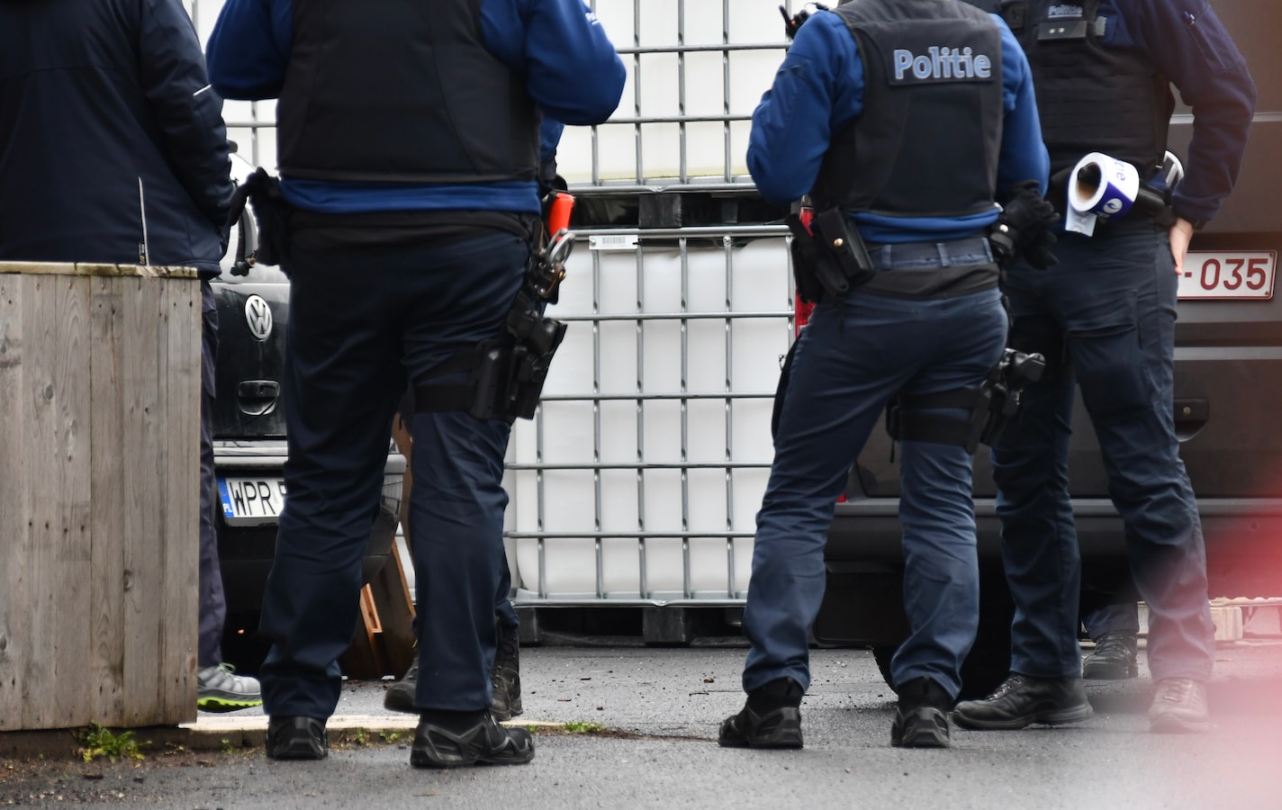 Pool gearresteerd na ontdekking van cannabisplantage in woning van ...