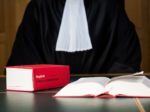 Advocaten mogen uitzonderlijk zonder toga pleiten in hof van beroep ...