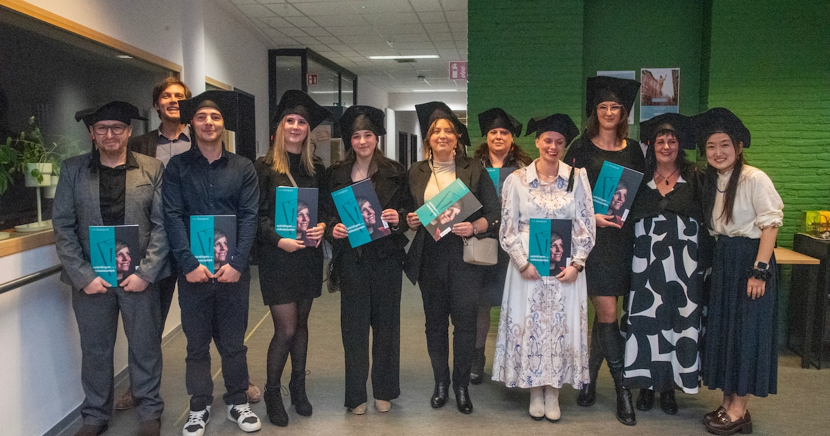 Elf cursisten behalen diploma zorgkundige in traject Level Up: “Diploma ...
