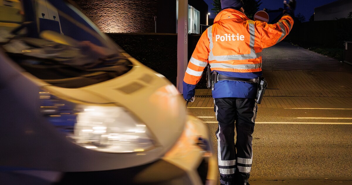 Politie trekt twee rijbewijzen in tijdens BOB-campagne | Oostende | HLN.be