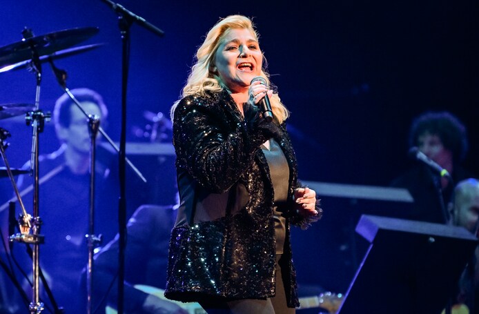 Denderleeuw viert Vlaamse en nationale feestdag met Sandra Kim en Garry ...