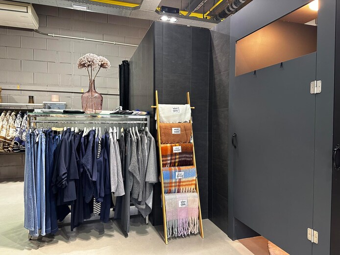 NET OPEN. Beau (19) begint haar eigen damesboetiek: “Trendy kledij voor ...