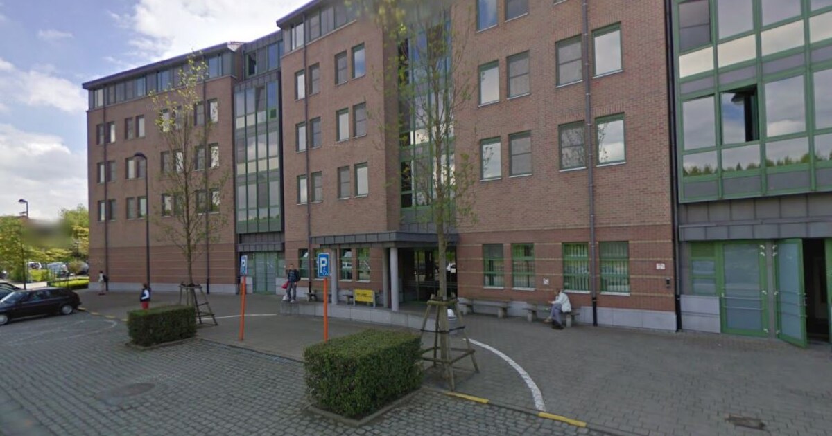 Opnieuw bezoek op de kamer in rusthuis Ceder aan de Leie na tweede ...