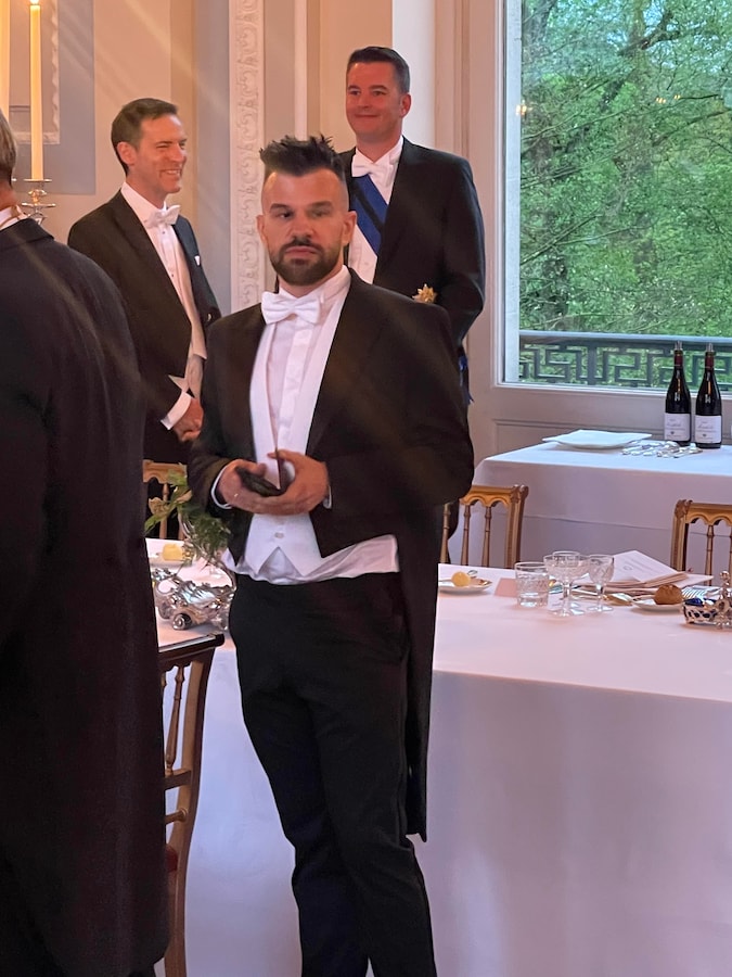 “Het is opvallend dat Filip niet naast Mathilde zit”: zo verloopt een ...