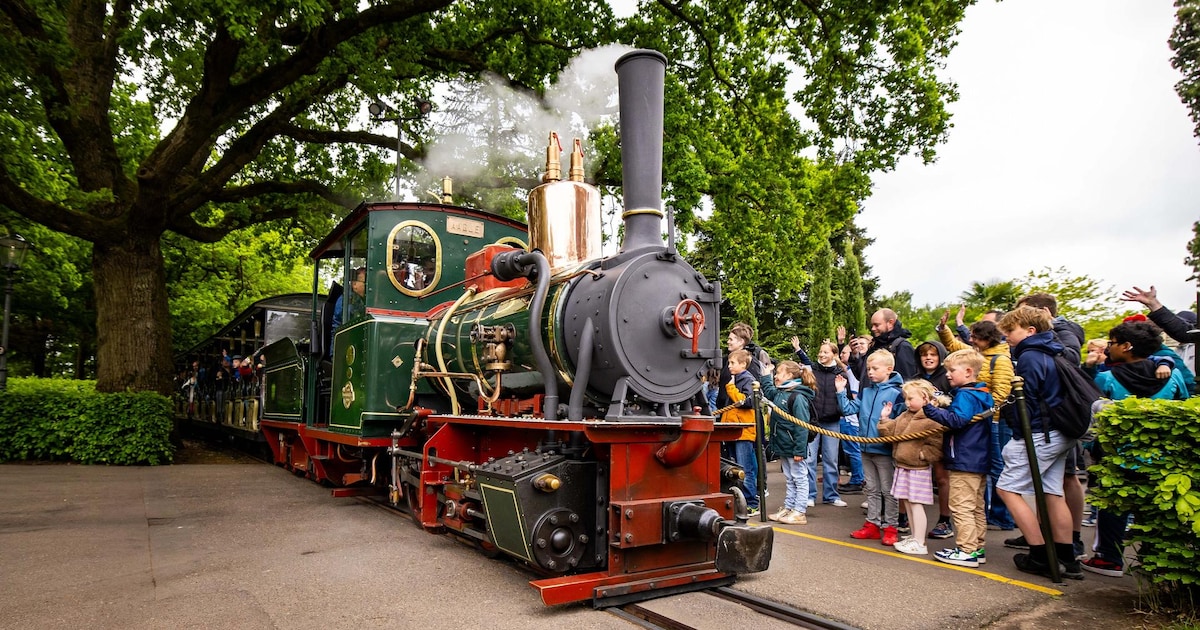 KIJK. Stokoude Efteling-stoomtrein rijdt niet meer op kolen: “Stoom nog ...