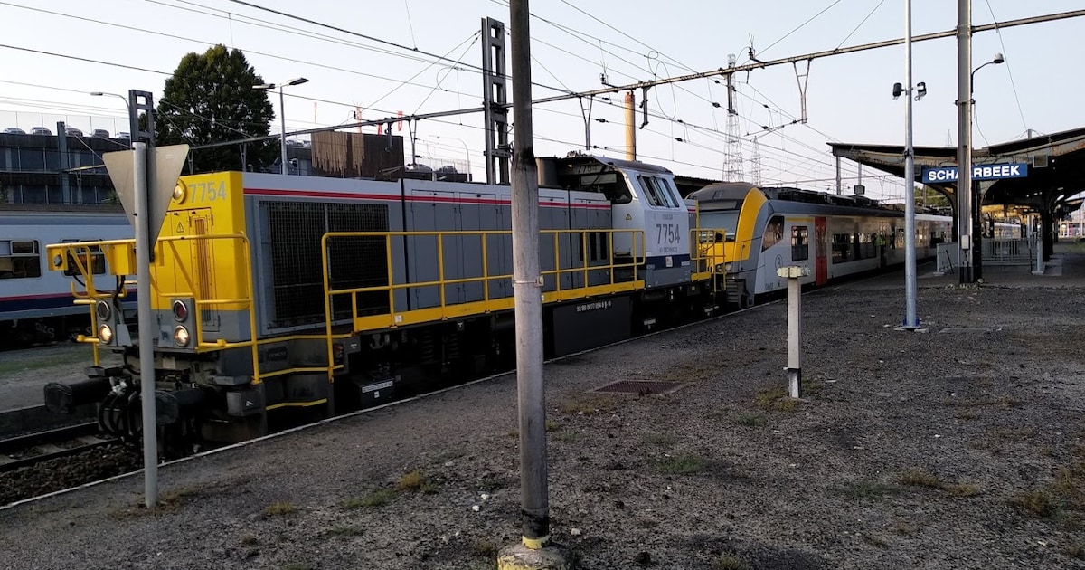 Trein staat bijna twee uur stil tussen Schaarbeek en Diegem | Brussel ...