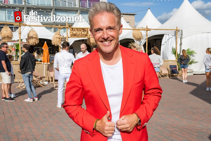 Van het festivalterrein naar het podium, Christoff debuteert op ...