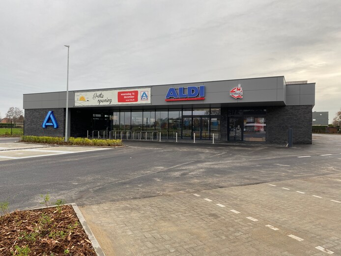Aldi heropent na 9 maanden werken: bijna dubbel zo groot en hypermodern | Evergem | hln.be