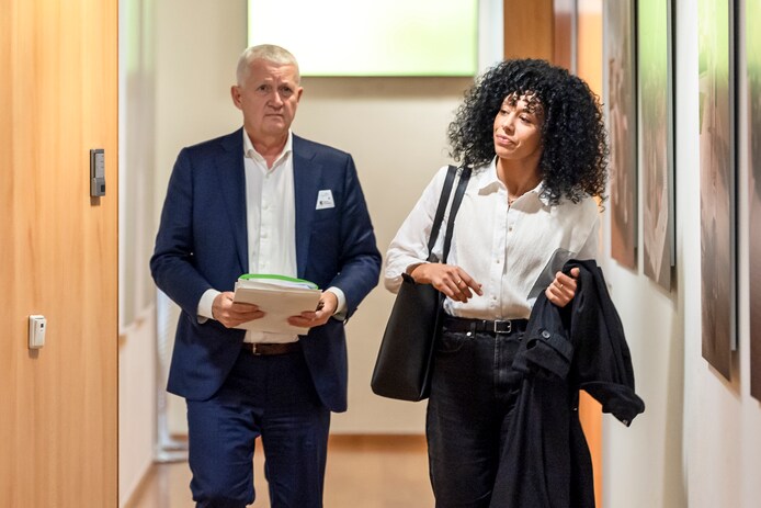 De 9 verdachte facturen van Sihame El Kaouakibi: 320.000 euro aan ...