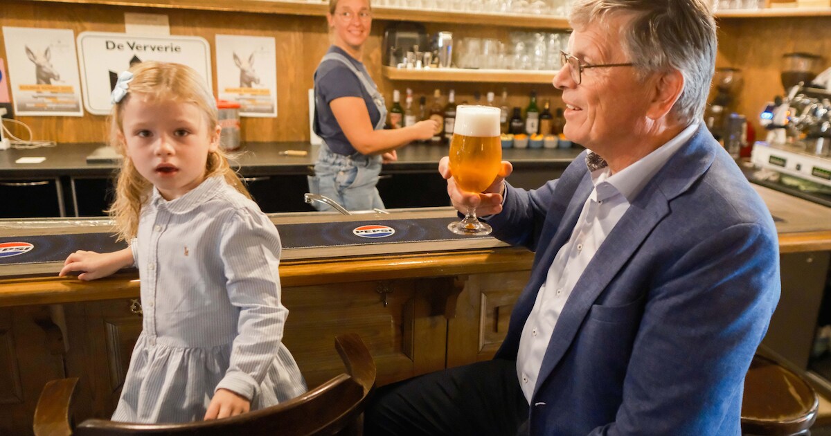 ‘Ezel’ kan je nu ook van het vat drinken, en de primeur was voor De ...