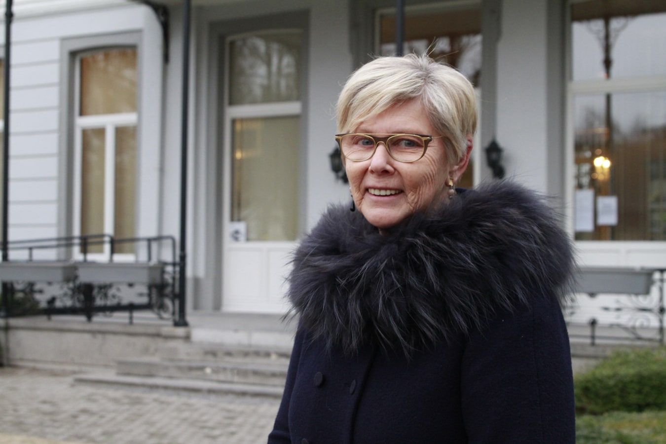 Werkelijk álle fracties strooien met lof en anekdotes bij afscheid van ...