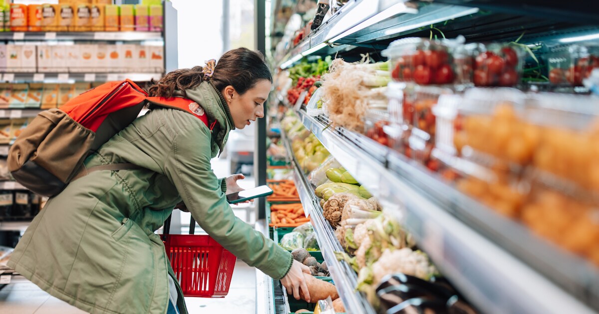 Boodschappen doen blijft duur: inflatie van voedsel stabiliseert wel ...