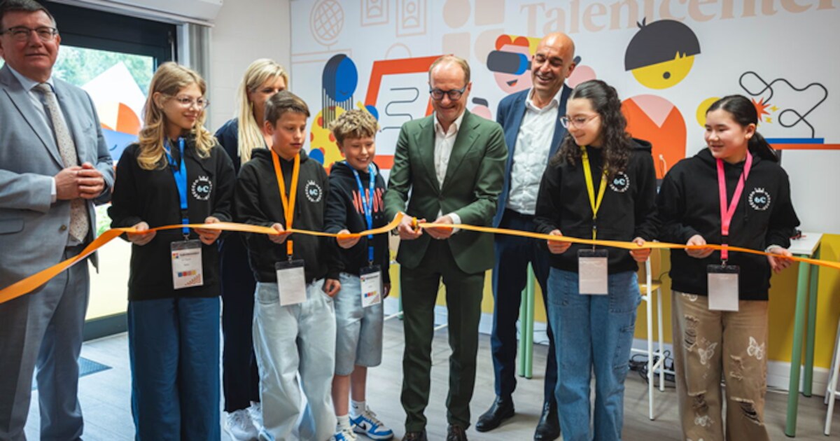 Leerlingen VBS Prinsenhof openen samen met Vlaams minister Weyts het ...