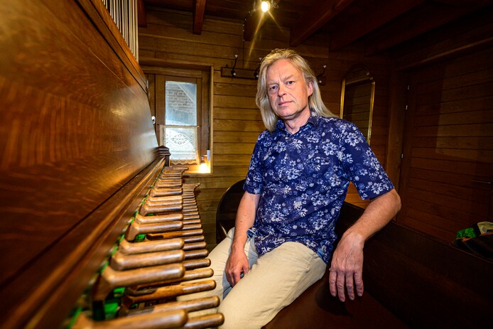 Koen (57) is de man achter de prachtige muziek van de Sint ...