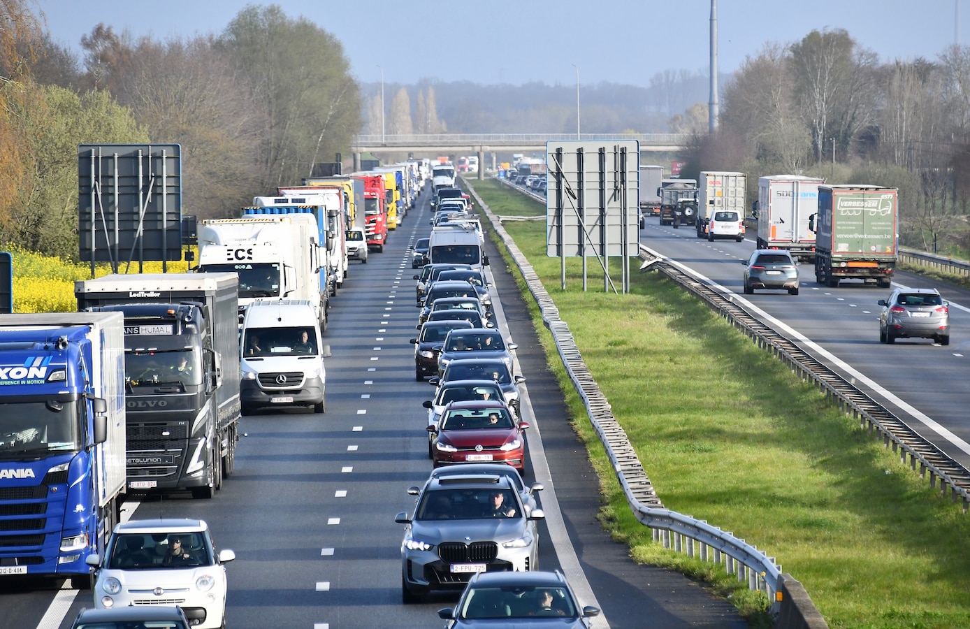 Aanleg spitsstroken op E403 tussen Roeselare en Brugge zou in 2028 ...