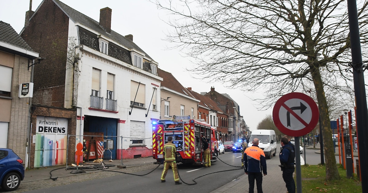 Brand bij afbraakwerken: “De rookpluim was ver te zien, maar verdween ...