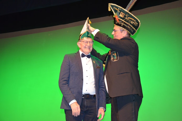 Carnavalswereld rouwt om Robert Van Opdenbosch (76): “Op alle ...