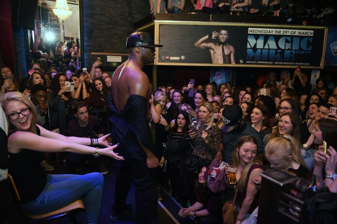 Horecabaas Igor (46) neemt afscheid van zijn danscafé ‘t Archief: “Van de brandweer moest ik ...