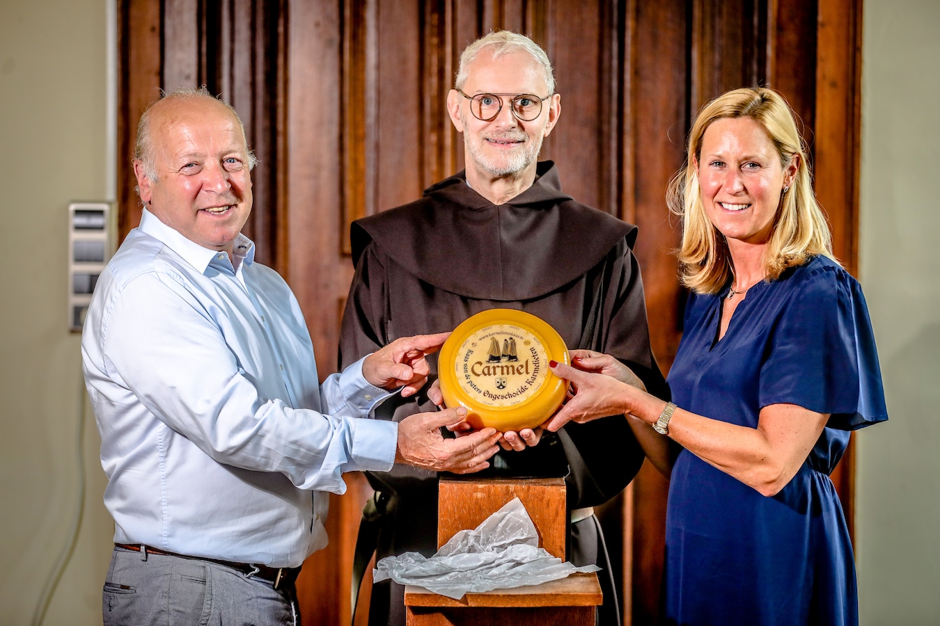 Onderhoud van gebouwen kost zo veel dat Karmelieten nu... kaas maken ...