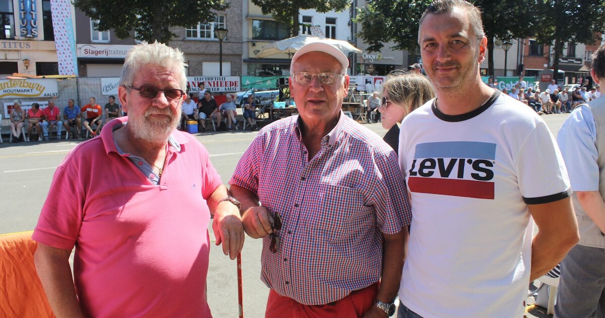 Kerksken wint kaatstornooi op Houtmarkt | Aalst | hln.be