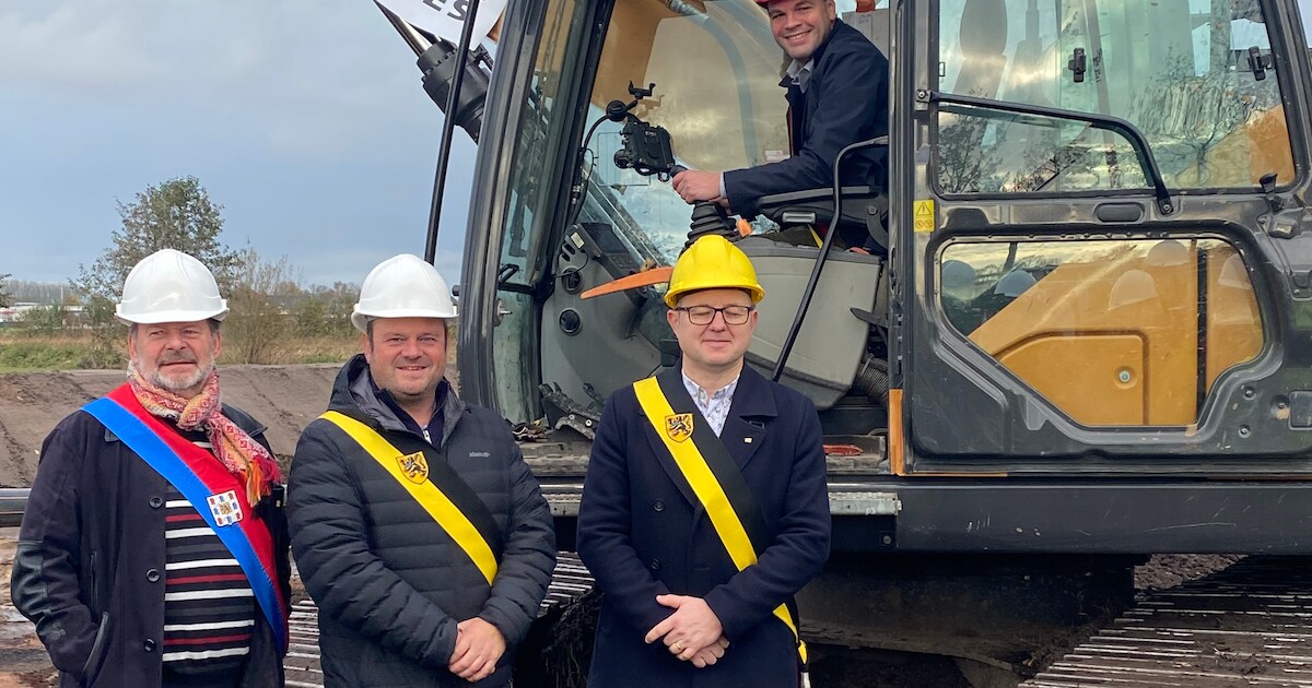 Het is nu officieel: eerste spade in de grond voor fietstunnel onder ...