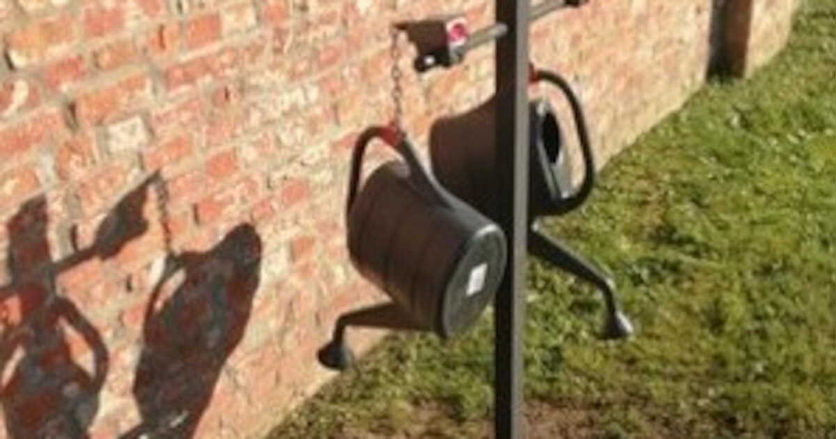 Gratis gieters ontlenen op begraafplaatsen: “Zelfde systeem als met ...