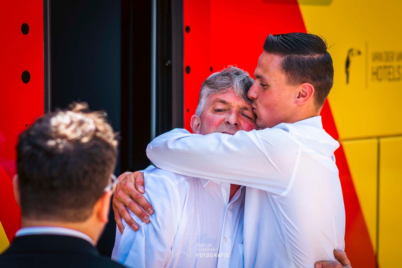 KV Mechelen neemt afscheid van buschauffeur Pascal (59): “Onze geel ...