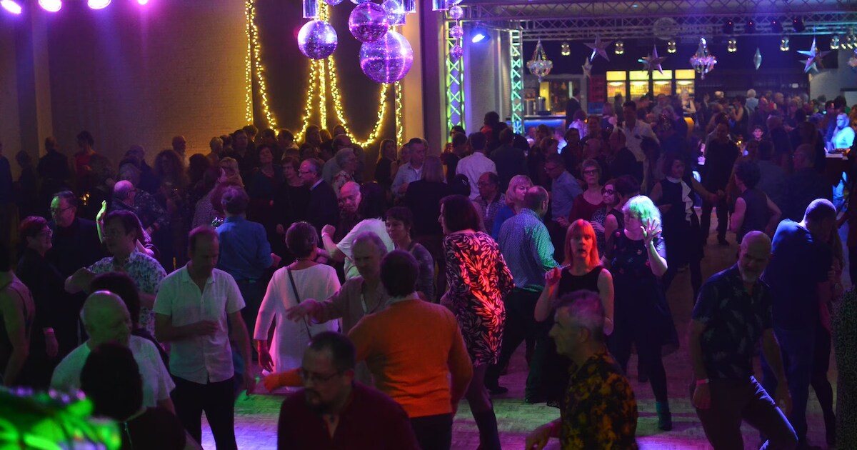 VZW De kleine bron pakt uit met nieuwe fuif voor 29-plussers: “Van rock ...