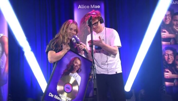 Ninoofse Alice Mae is bij winnaars ‘De Nieuwe Lichting’ van StuBru: “Ik ben heel dankbaar ...
