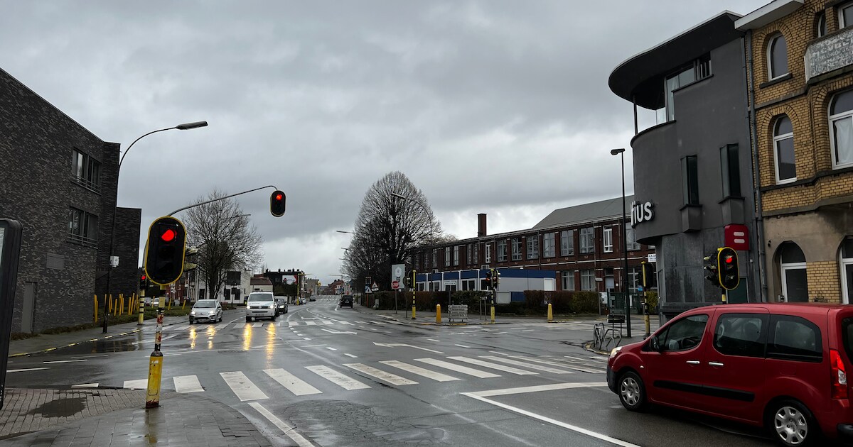 Parklaan twee dagen lang afgesloten voor aanleg nieuwe laag asfalt ...
