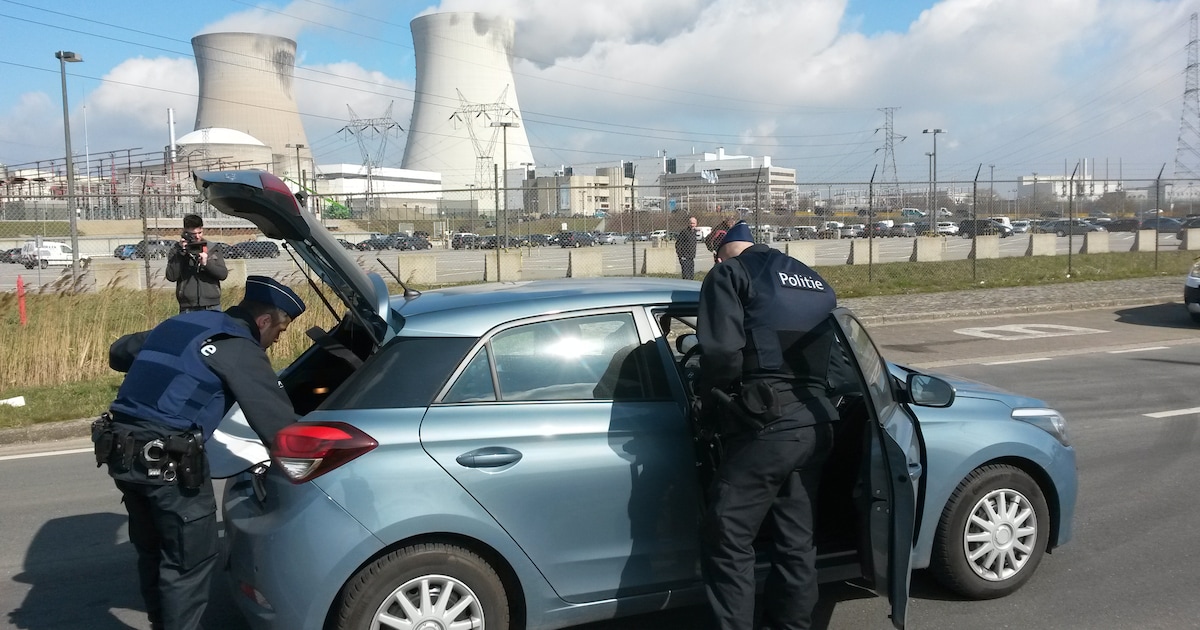 Leger neemt bewaking van kerncentrale terug over | Beveren | HLN.be