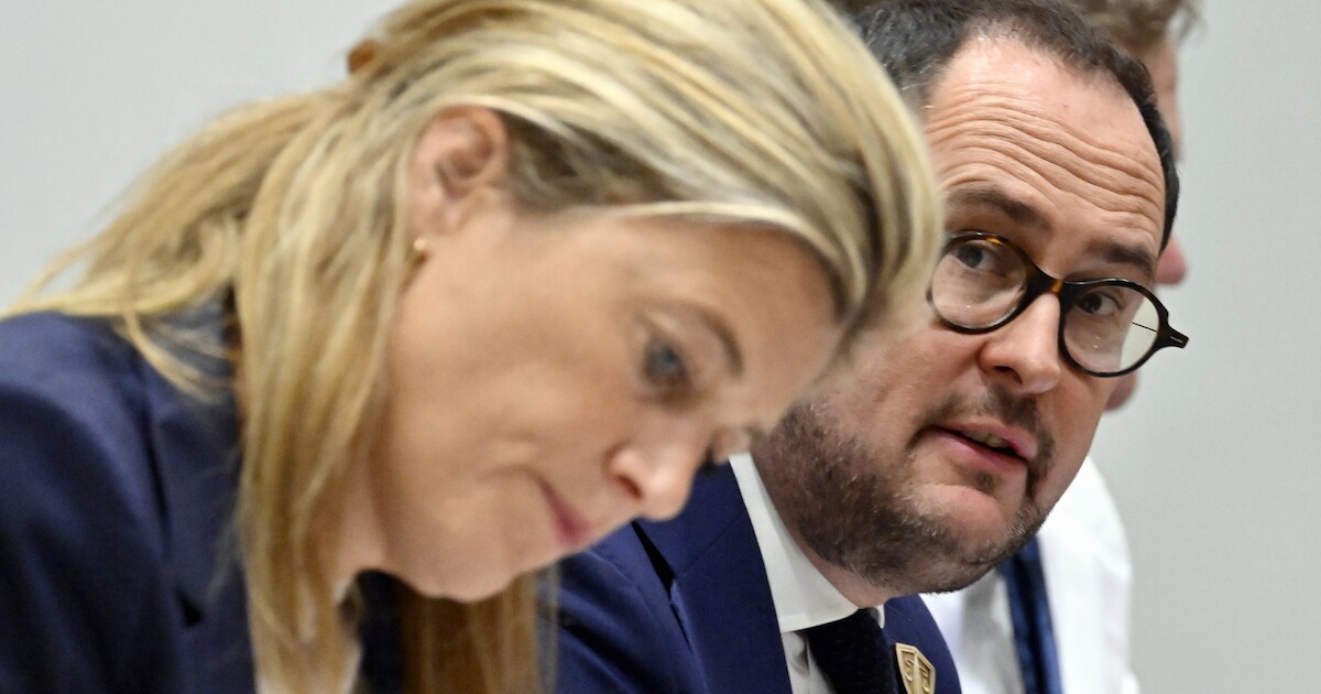 Samen in het verweer, maar achter de schermen toch misnoegdheid tussen Van Quickenborne en ...