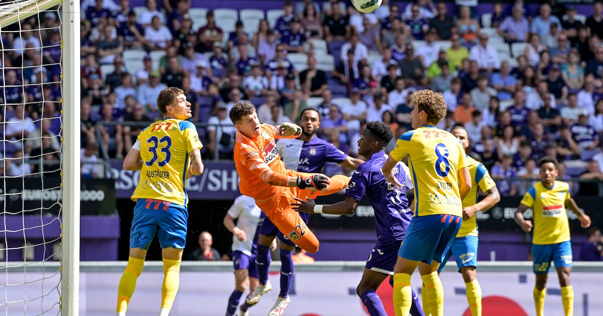 Doelman Nick Gillekens en KVC Westerlo kunnen vrijuit voetballen in PO2 ...