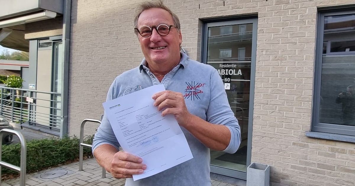 Patrick (63) blijkt twee echtgenotes te hebben, volgens fout in ...