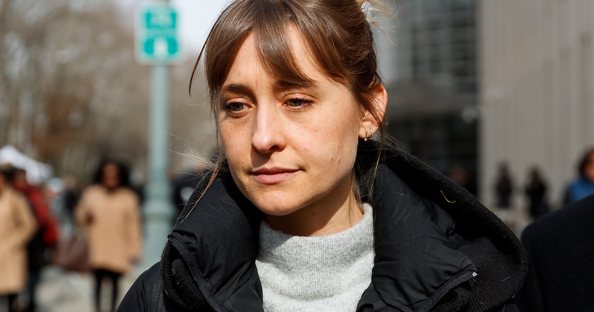 ‘Smallville’-actrice Allison Mack riskeert 15 jaar cel voor ...