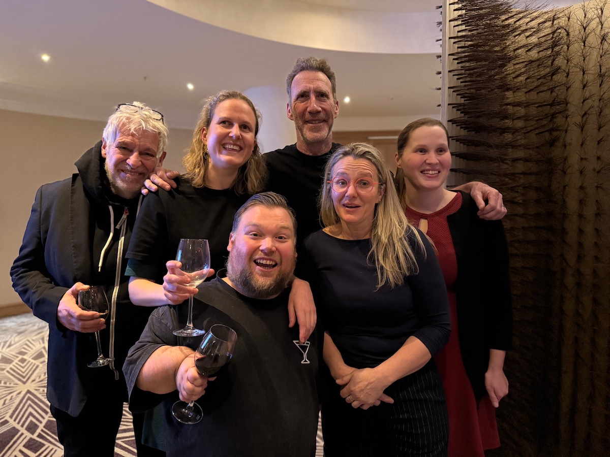 Onze man eet een sterrendiner... in volledige duisternis: “Geen idéé ...