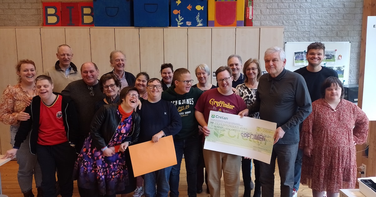 Fanfare Iever en Eendracht schenkt cheque aan Flegado | Kapelle-Op-Den ...