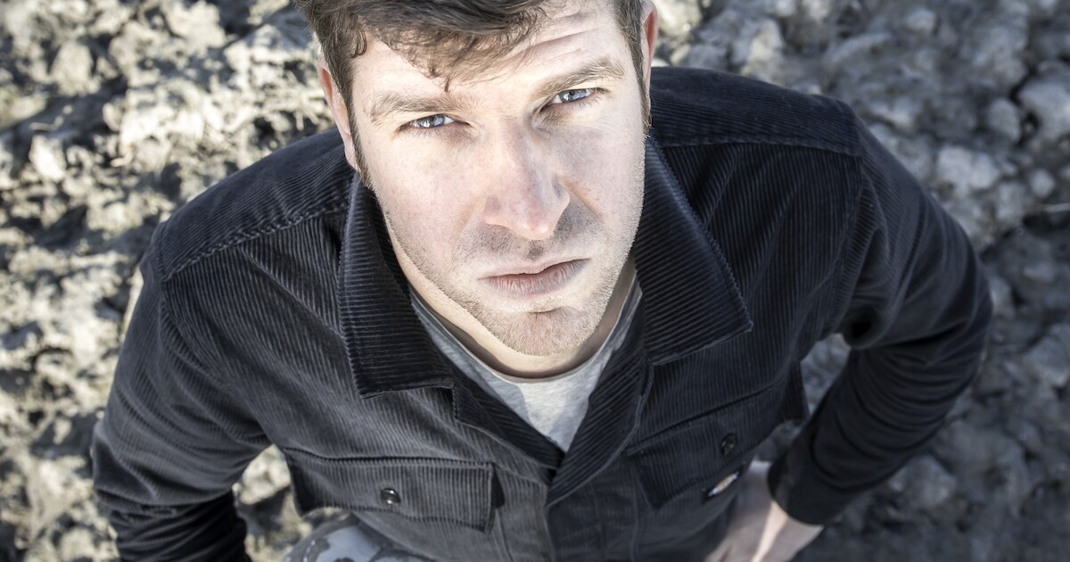 Stand-upcomedian Hans Cools trekt door Vlaanderen met eerste soloshow ...