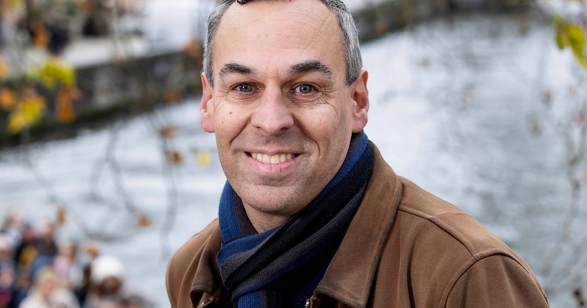 Hoeveel verdient een figurant in Vlaanderen? Kevin (47) opent zijn ...