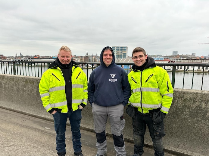 Stemmen vanuit de file op het boerenprotest in Antwerpen: “Dit wordt ...