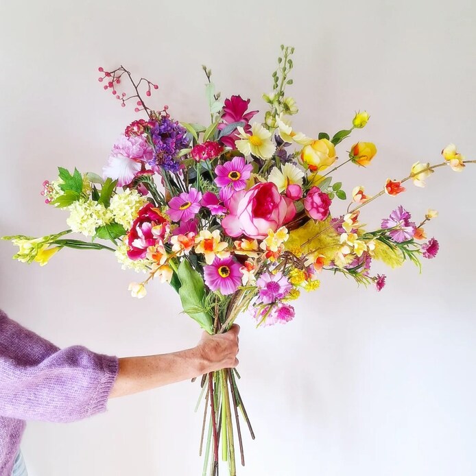 NET OPEN. Isabelle (60) en dochter Luisa (26) delen passie voor stoffen ...