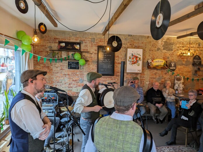 Guinness, Ierse snacks & liveband: café Hal-Central viert zondag Saint ...