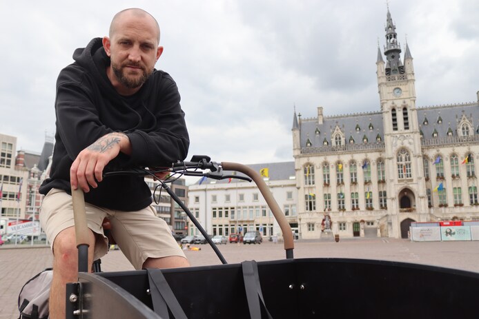 Tom ‘Hugo’ De Rocker stelt nieuwe plaat voor: “Noem me vooral geen ...