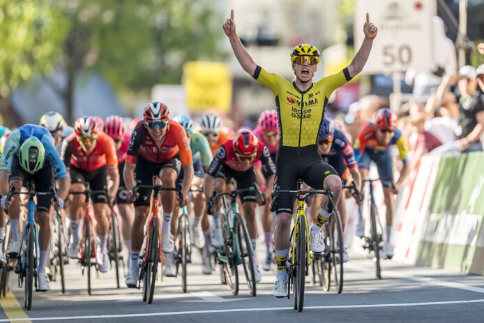 Makkelijke sprintoverwinning voor amper 19-jarige Matthew Brennan: “Ik ...