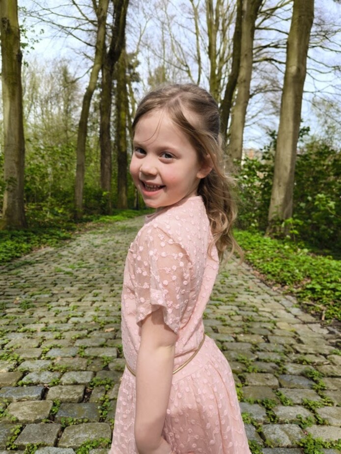 Deze kinderen doen dit voorjaar hun communie- of lentefeest in West ...