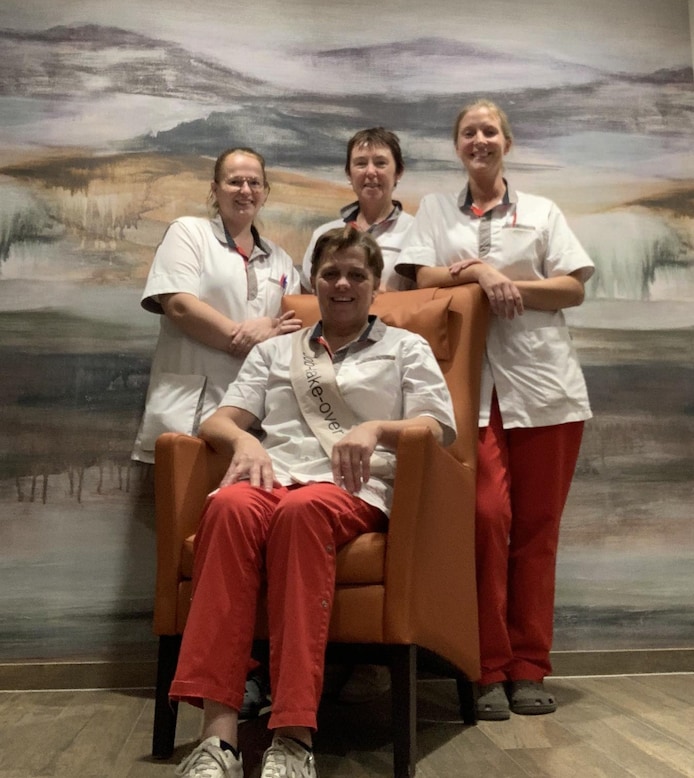 Personeel woonzorgcentrum Blijvelde wisselt van job voor één dag: “Het ...