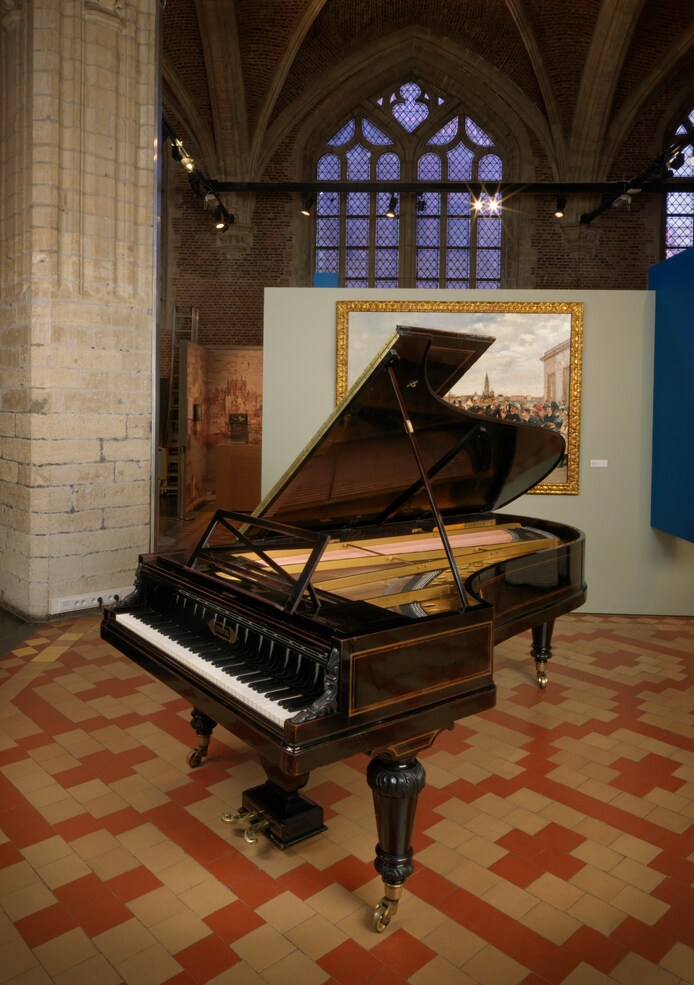 19de-eeuwse Peter Benoit-piano klinkt weer in Museum Vleeshuis ...