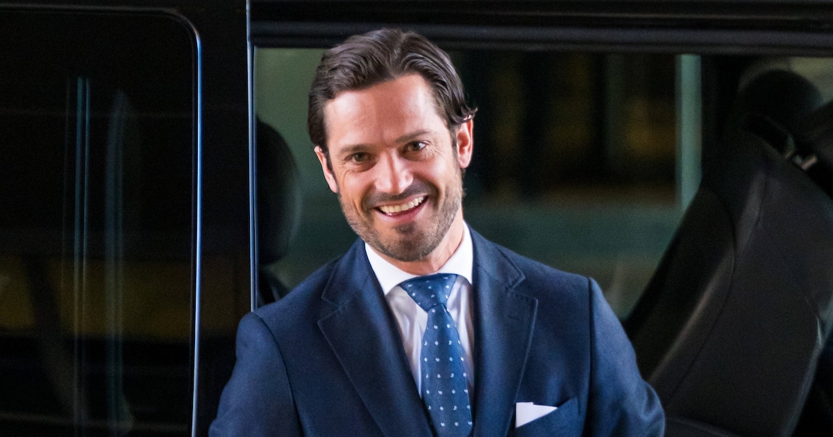 Carl Philip (44) gaat viraal als ‘knapste prins ter wereld’: “Hij lijkt ...
